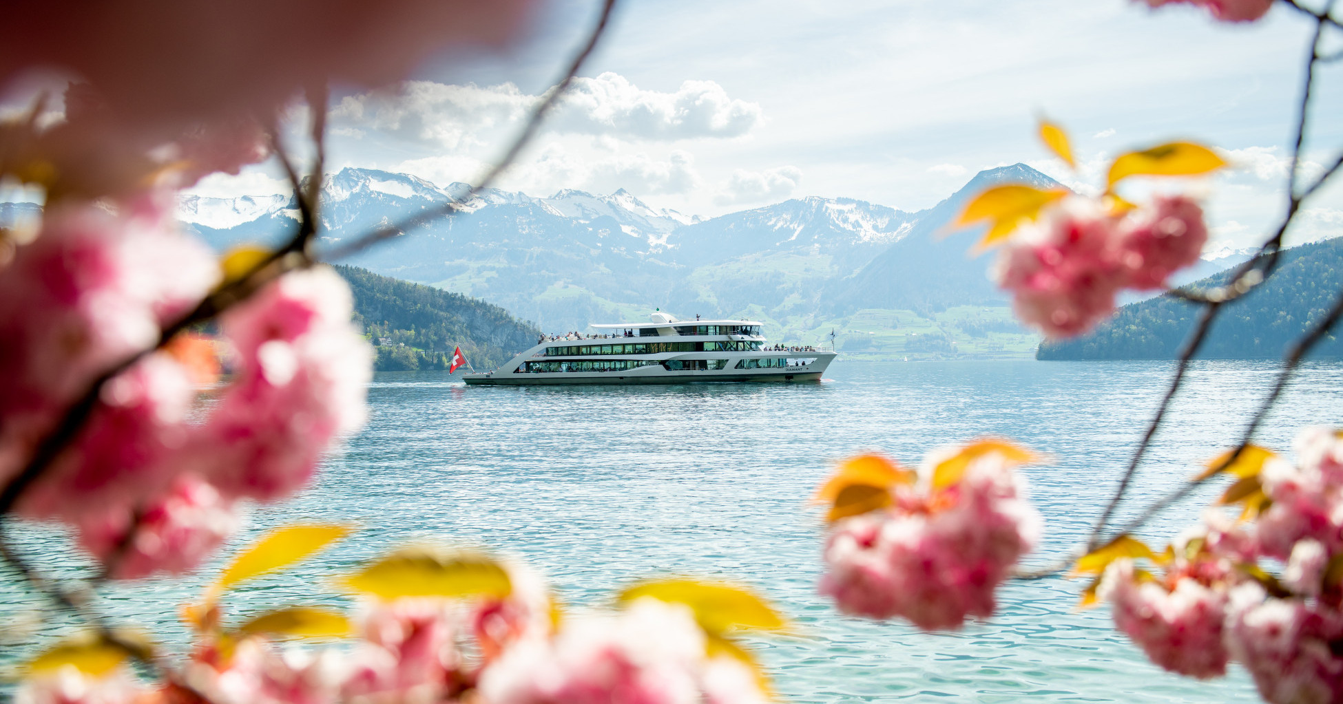 Gourmet brunch on Easter Sunday on Lake Lucerne | Book online